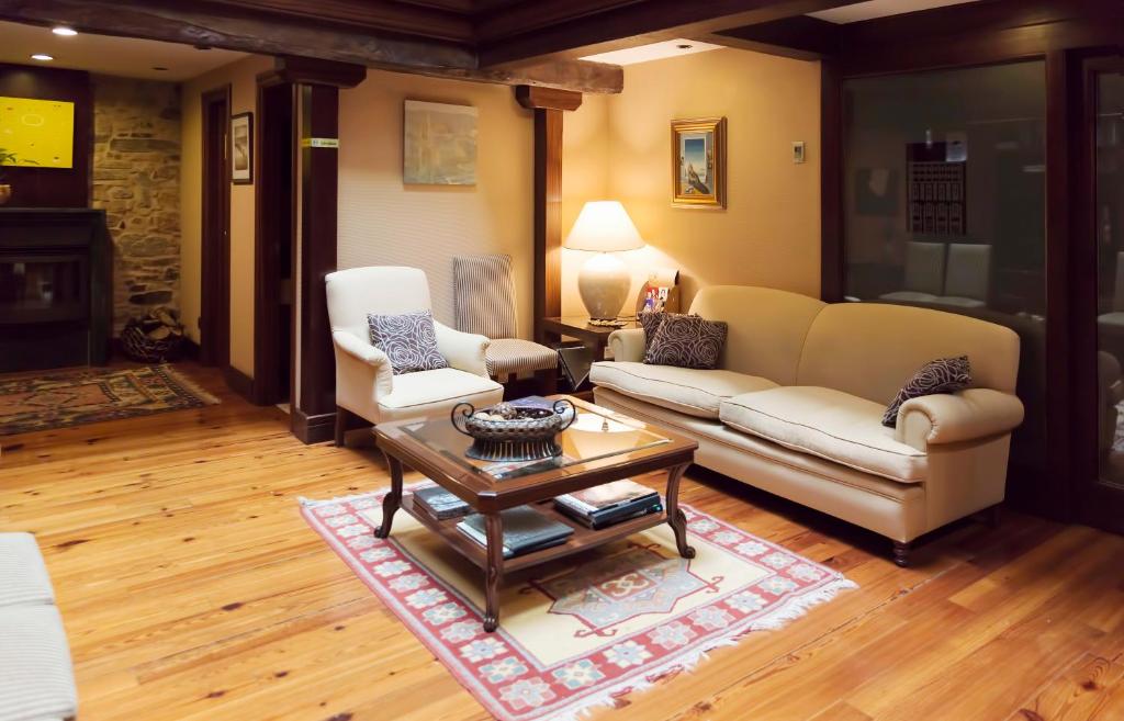 ホテル ルア ビラール (Hotel Rua Villar)(サアンチアゴ デ コンポステラ) 安い料金│お得なプランを予約