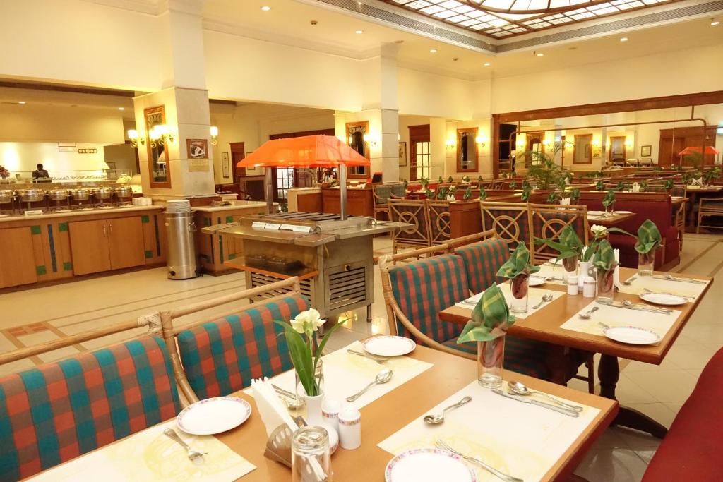Abad Atrium Hotel, Kochi | 2024 Updated Prices, Deals