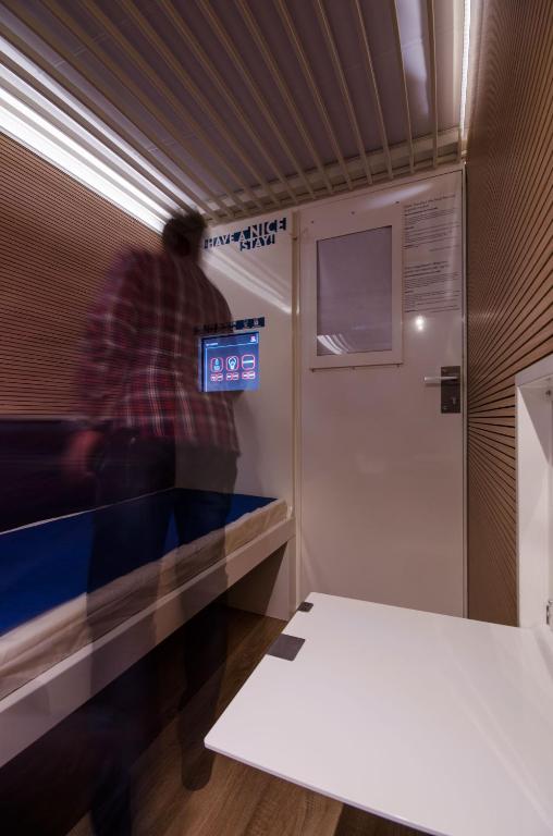 Resting Pods - -ZZZleepandGo MXP Airport Capsule hotel (Milan) - Deals ...