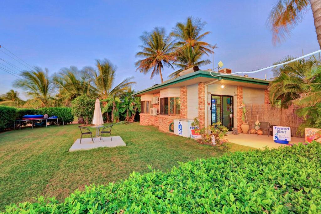 Alva Beach Tourist Park Hotel - Deals, Photos & Reviews