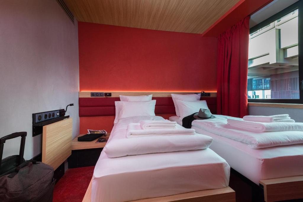 YOOMA Urban Lodge Hotel (Paris) - Deals, Photos & Reviews