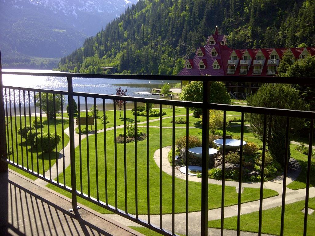 Three Valley Lake Chateau, Three Valley Gap (BC) | 2024 Updated Prices ...
