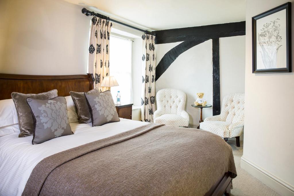 The Castle Inn | Cotswolds Guide