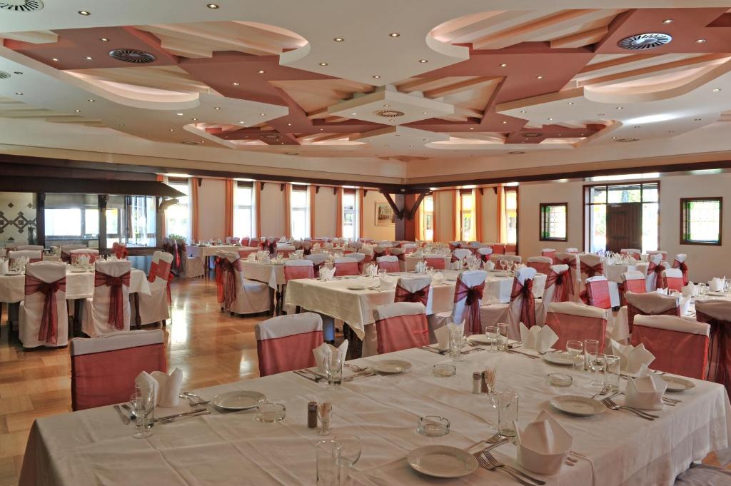 Hotel Sumarice - Room Deals, Reviews & Photos (Kragujevac, Serbia)