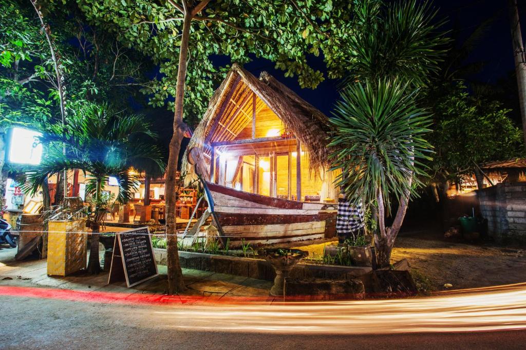 TS Hut Lembongan, Bali | 2025 Updated Prices, Deals