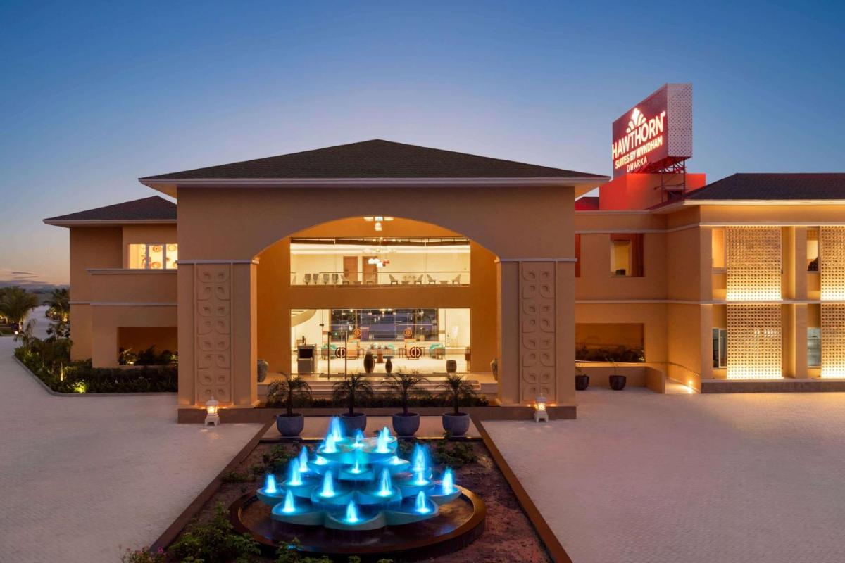 Luxury Hotels In Dwarka | Book from 10 Stay Options @Best Price