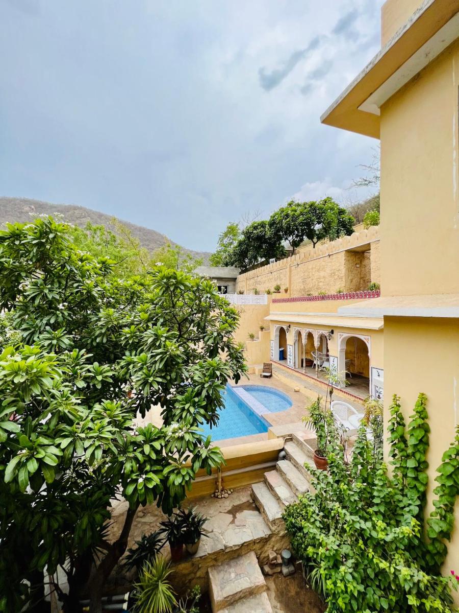 Sunar Bagh An Exclusive 3 bedroom Mountain Castle, Jaipur, Rajasthan ...