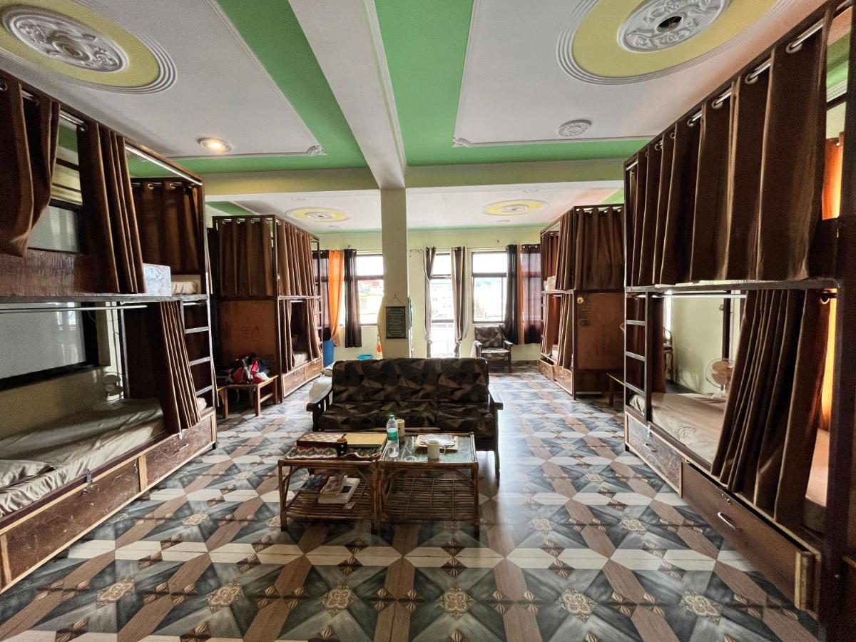 28 Hostels In Rishikesh