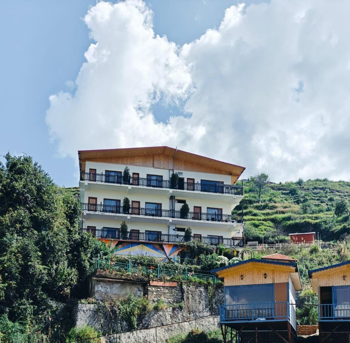Hotels in Kanatal, Best Places to Stay in Kanatal