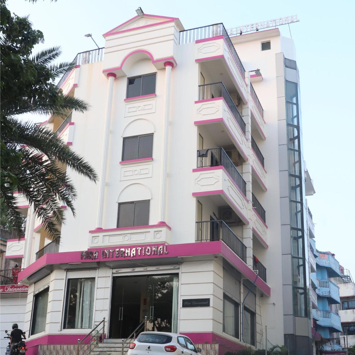 13 hotels in digha with Swimming pool