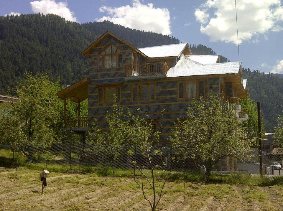 9 Stay at These Quaint Villas in Manali