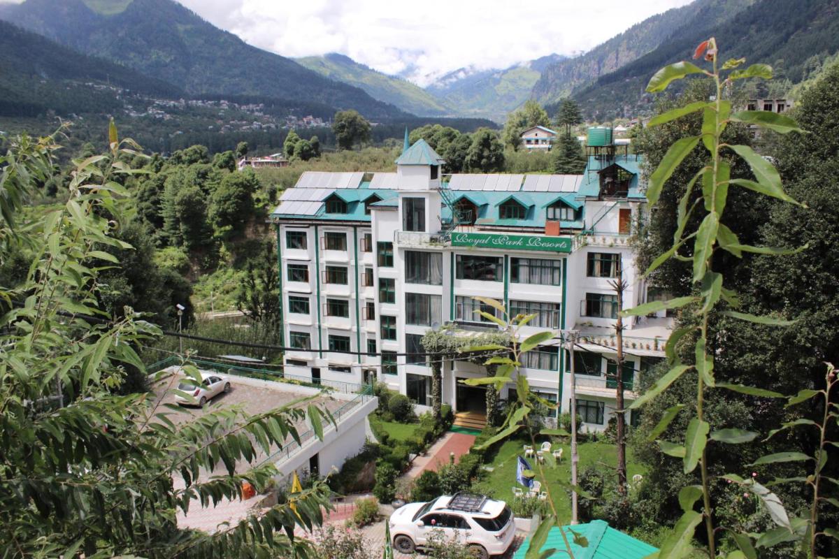 9 Stay at These Luxury Resorts in Manali
