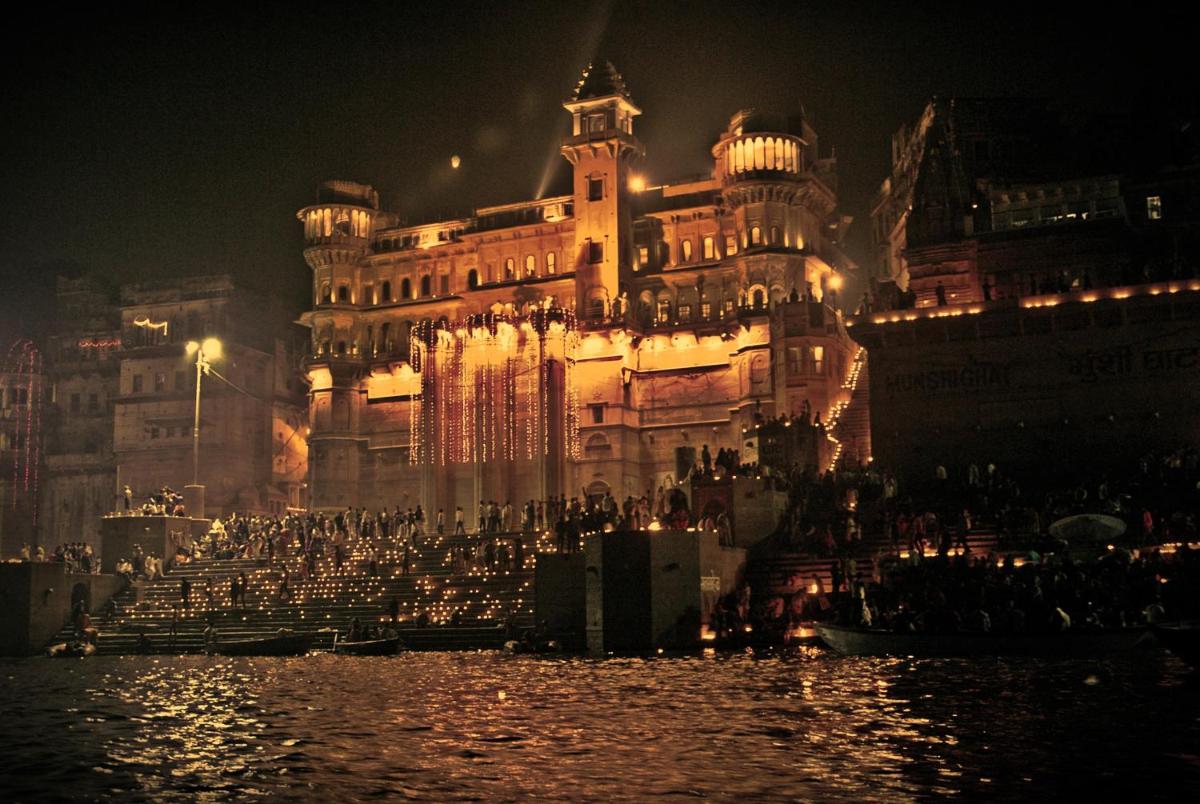 5 Star Hotels In Varanasi | Book from 8 Stay Options @Best Price
