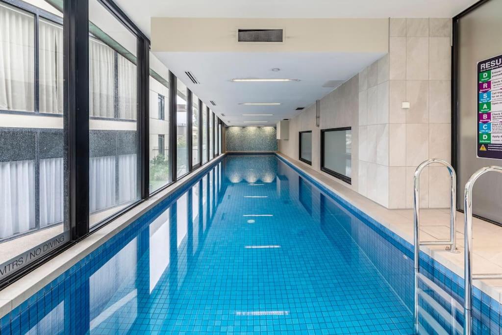 Bay Street Terrace - Spacious Indoor-Outdoor Design - Melbourne 3207 ...