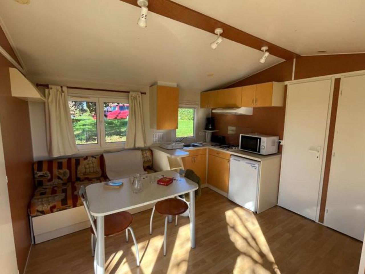 Mobil home 5 pers avec terrasse à Prailles - API-1-52-702 - Prailles ...