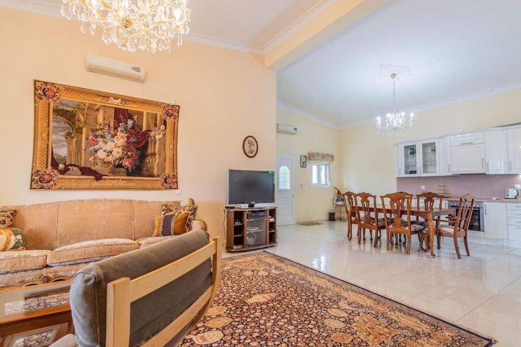 Zannas Summer House in Magoula - Bedandbreakfast.eu