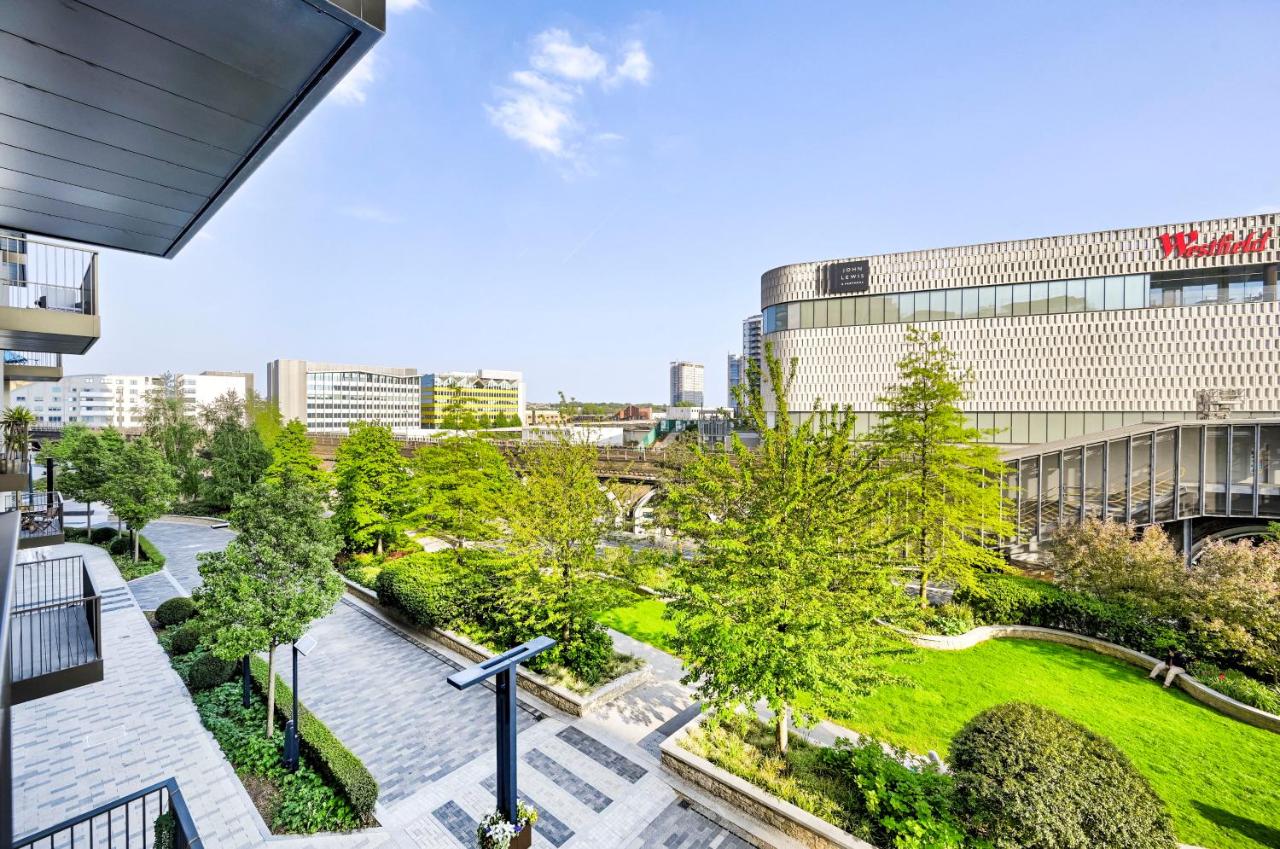 Executive 2bed Apartment -West London -Steps to Tube, Westfield - Pool ...