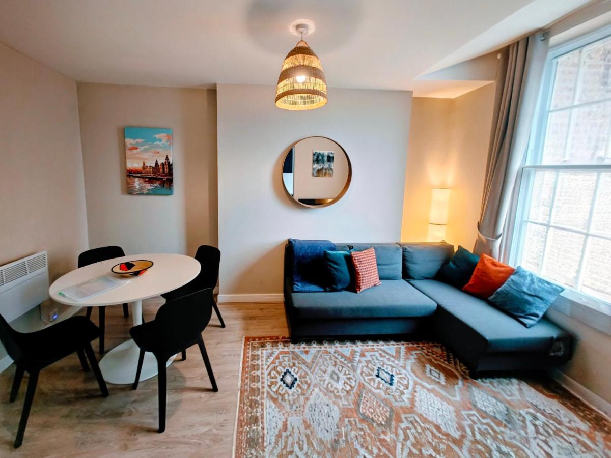 Victoria's Bright Georgian Apartment in Liverpool - Bedandbreakfast.eu