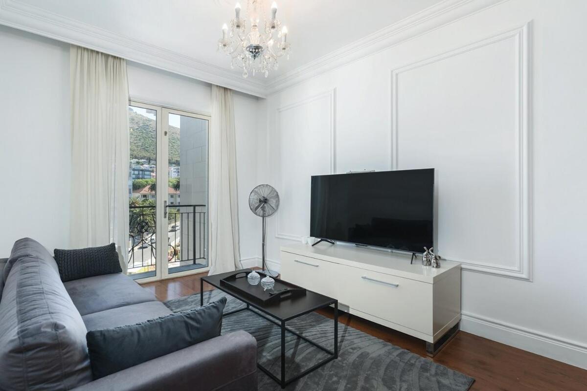 Opulent Green Point Getaway in Cape Town - Bedandbreakfast.eu