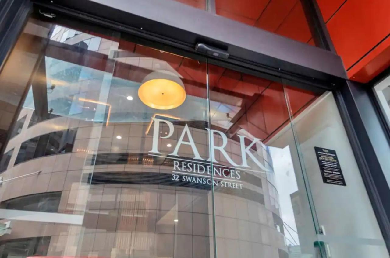 Magnificent SkyTower, Sea, Habour View in CBD in Auckland ...