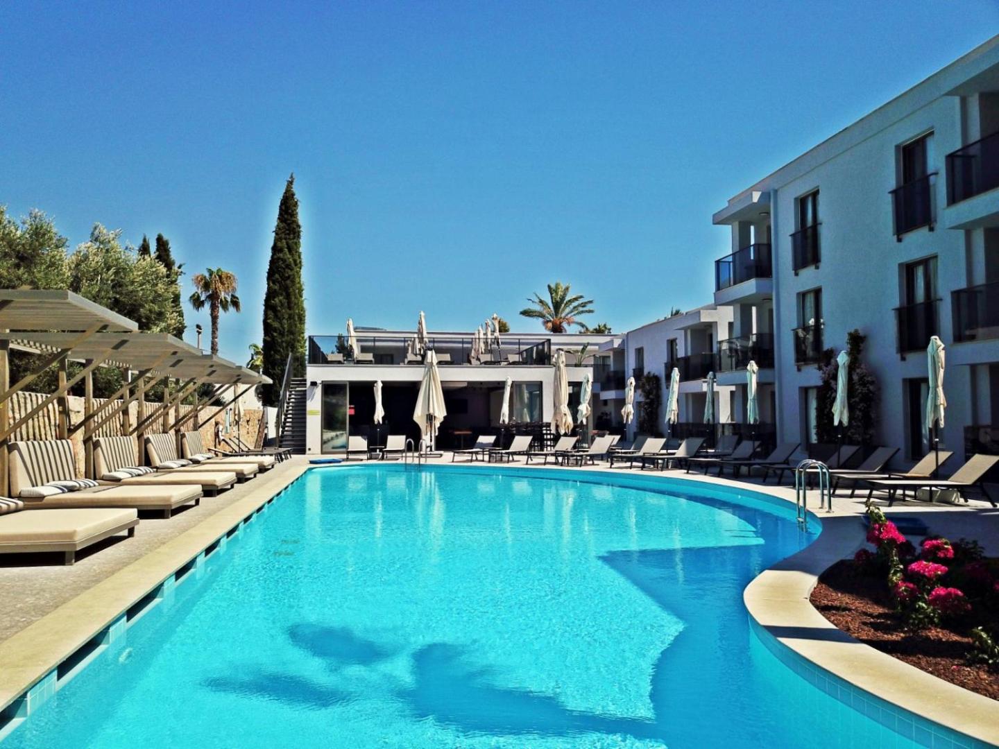 Queen Residences & Apart Hotel