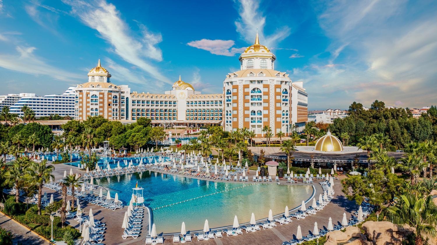 Delphin Be Grand Hotel in Lara, Turkije | Zoover