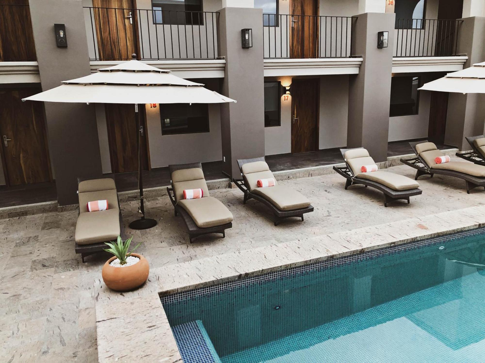 SIX TWO FOUR Urban Beach Hotel - Mundo Joven