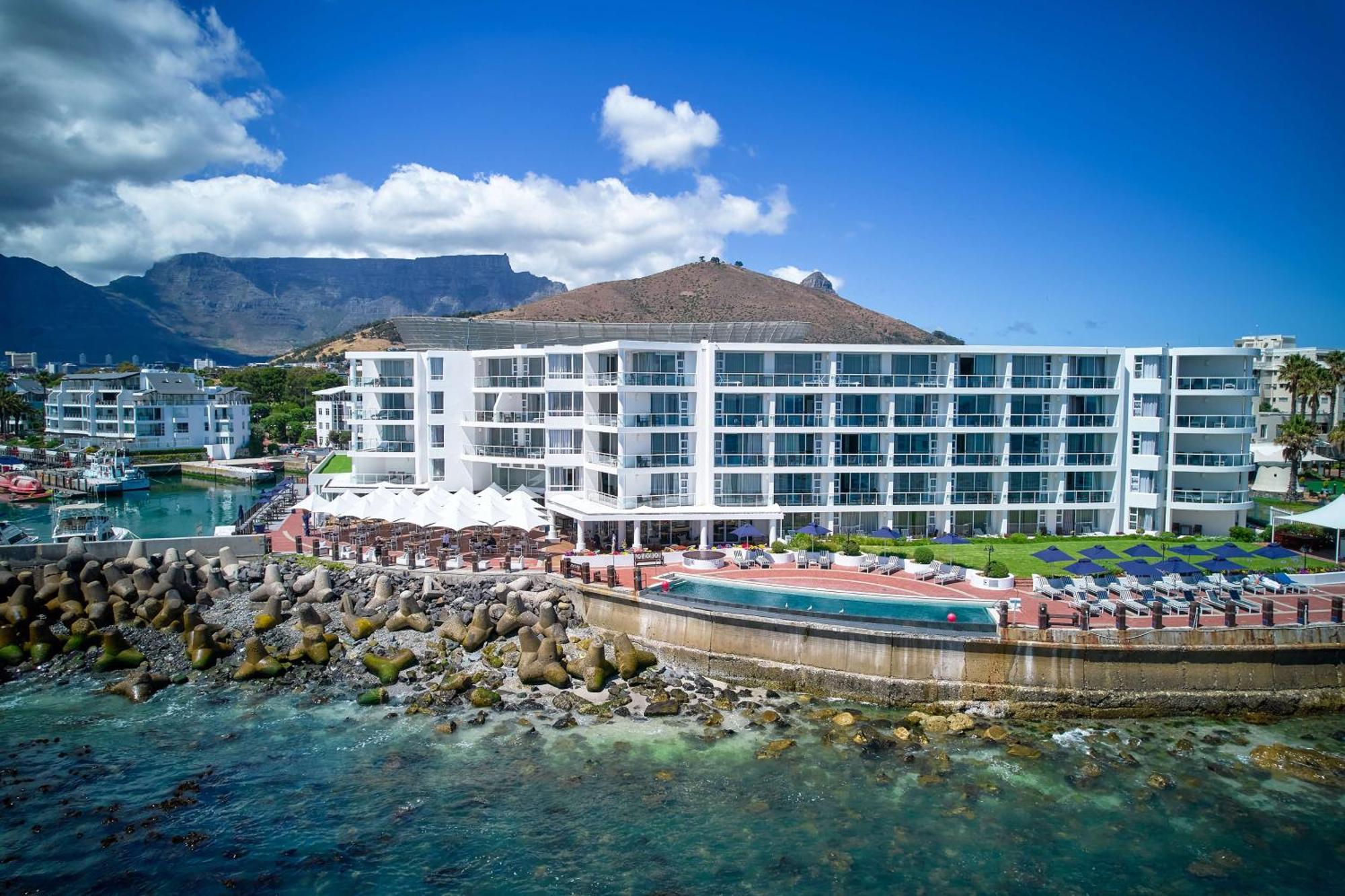 Radisson Collection Hotel, Waterfront Cape Town - Cotur