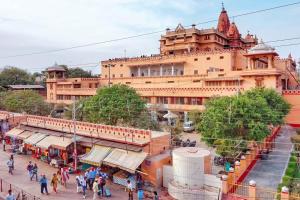 Govardhan Hill Mathura | Govardhan Hill timings, photos, address