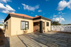 A-HOTEL.com - Jwaneng Bed and Breakfast. Friendly and home B&B ...