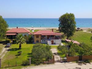 Villa Ilyos, holiday home, Ierissos, Greece: prices, occupancy, contact ...