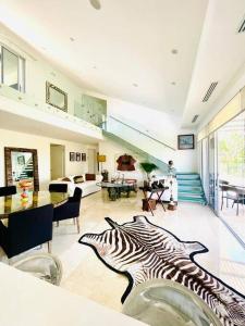 Penthouse Duplex Santa Ana