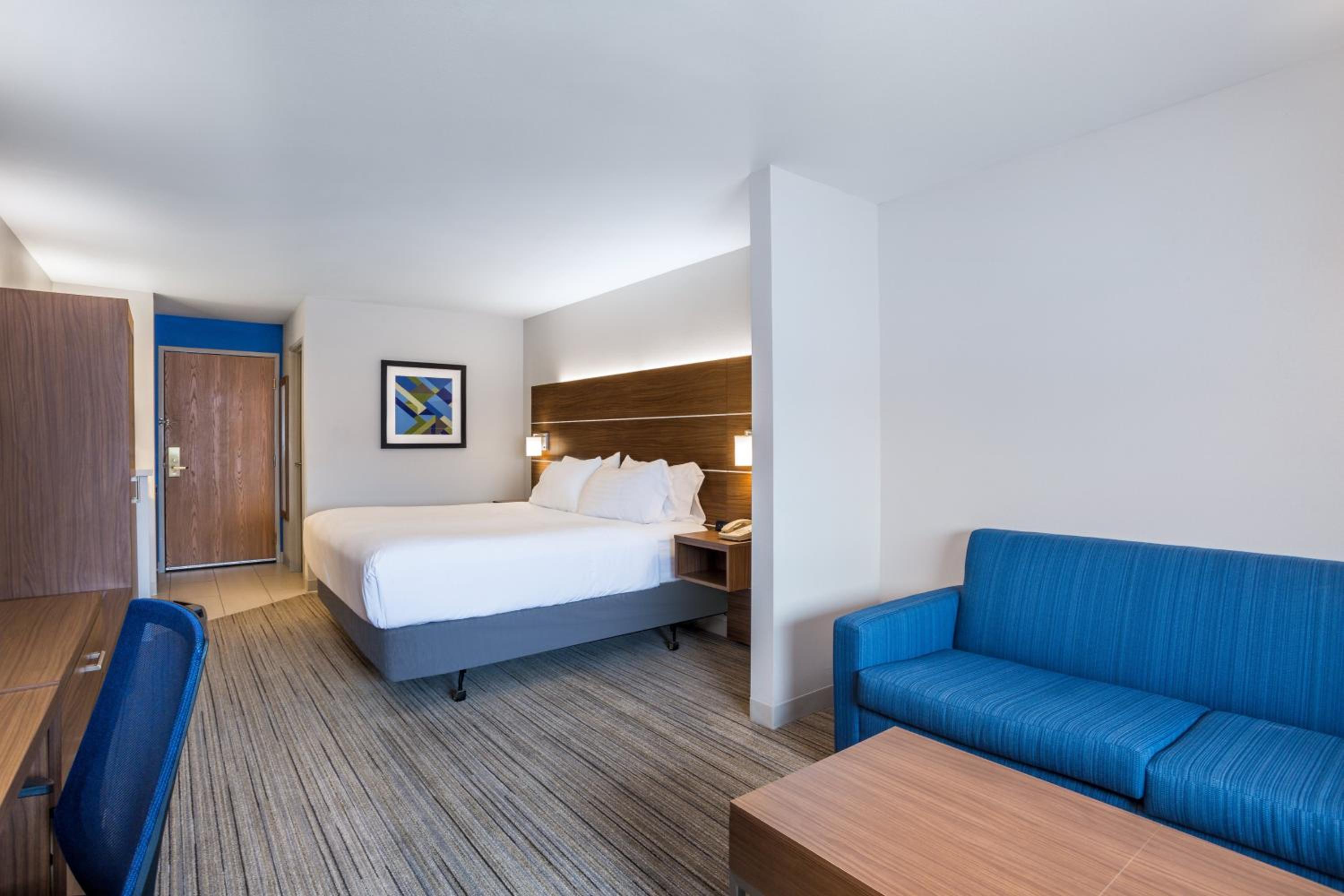Holiday Inn Express Wisconsin Dells By IHG - Best stays in Wisconsin ...
