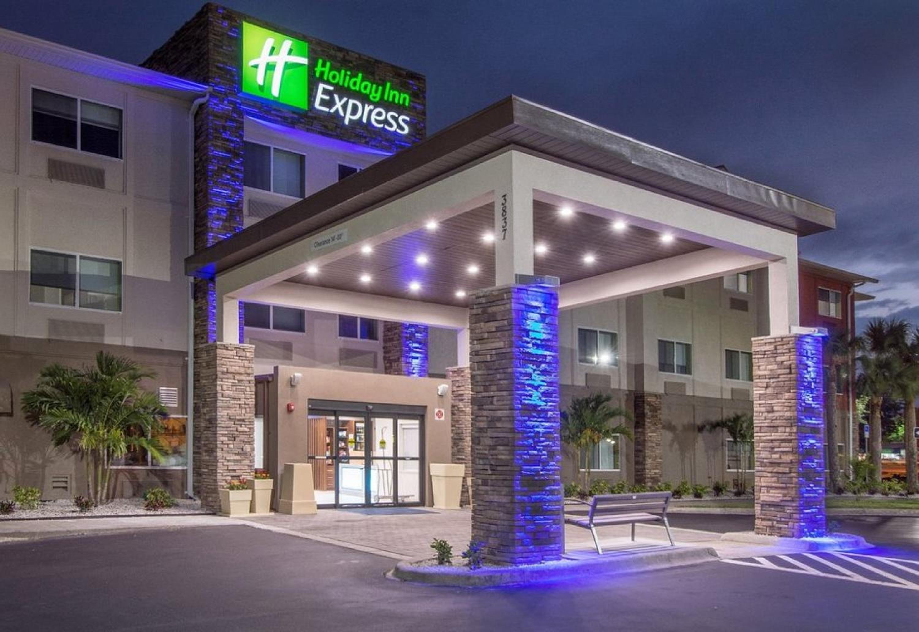 Holiday Inn Express Naples South - I-75 By IHG - Best stays in Naples ...