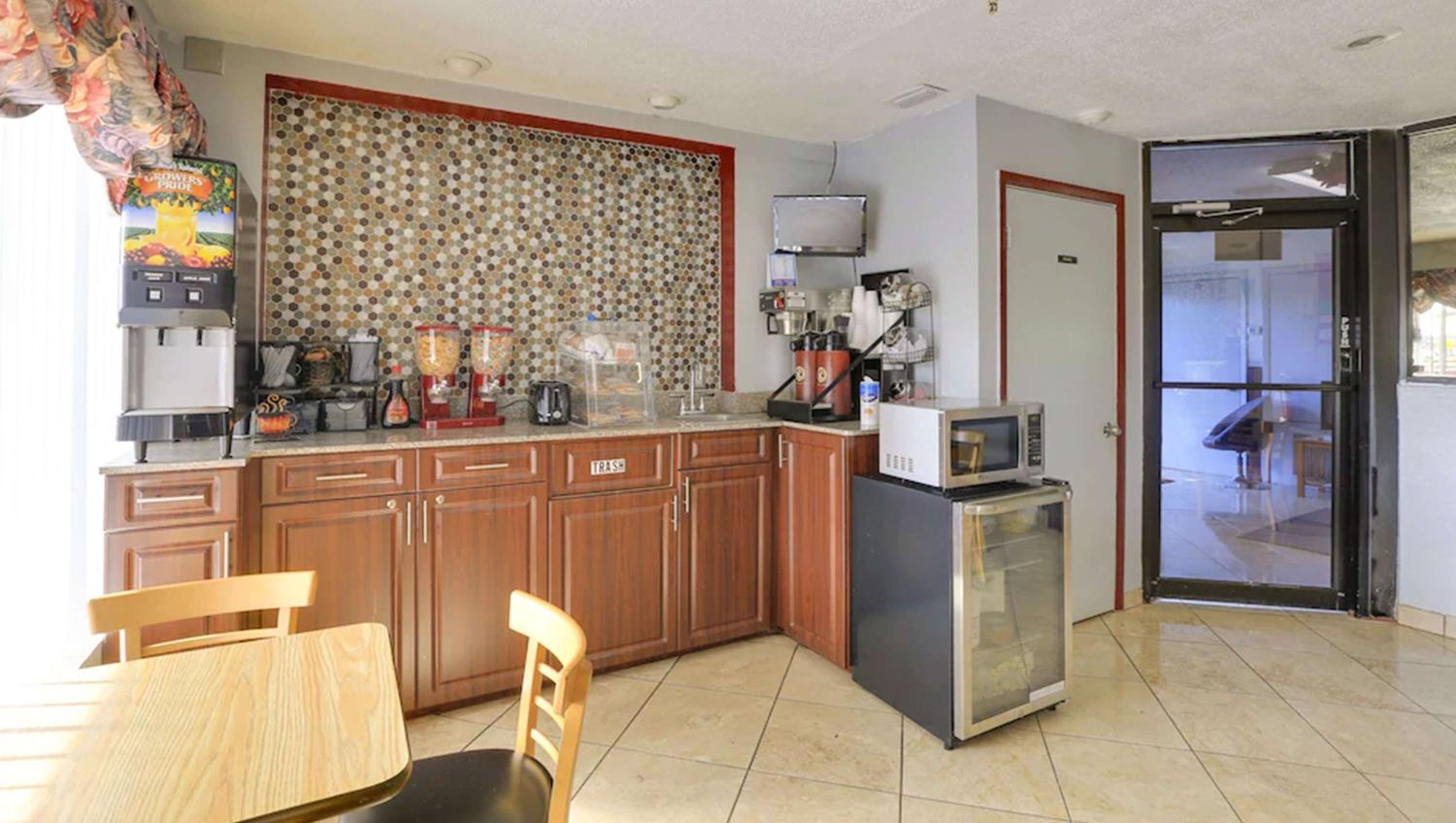 Magnuson Hotel Bradenton - Best stays in Bradenton, Florida - Skiplagged