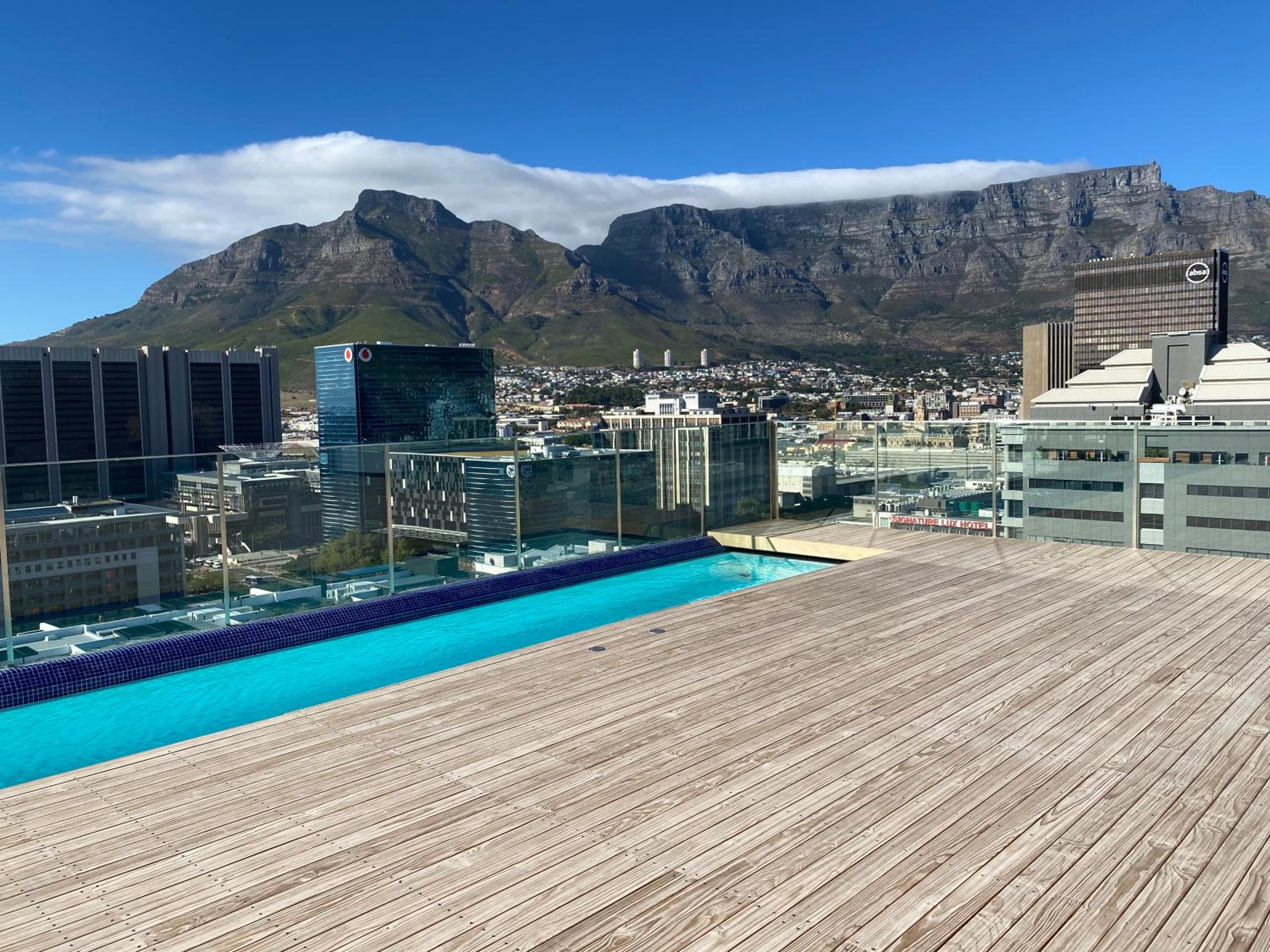 HOTEL SKY Cape Town - Meilleurs séjours à Le Cap, Afrique du Sud ...