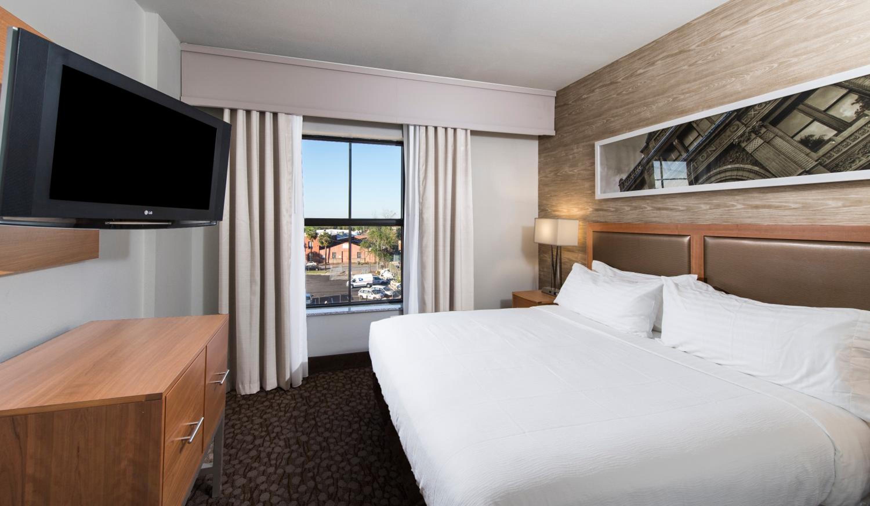 Holiday Inn Savannah Historic District By IHG - Best stays in Savannah ...