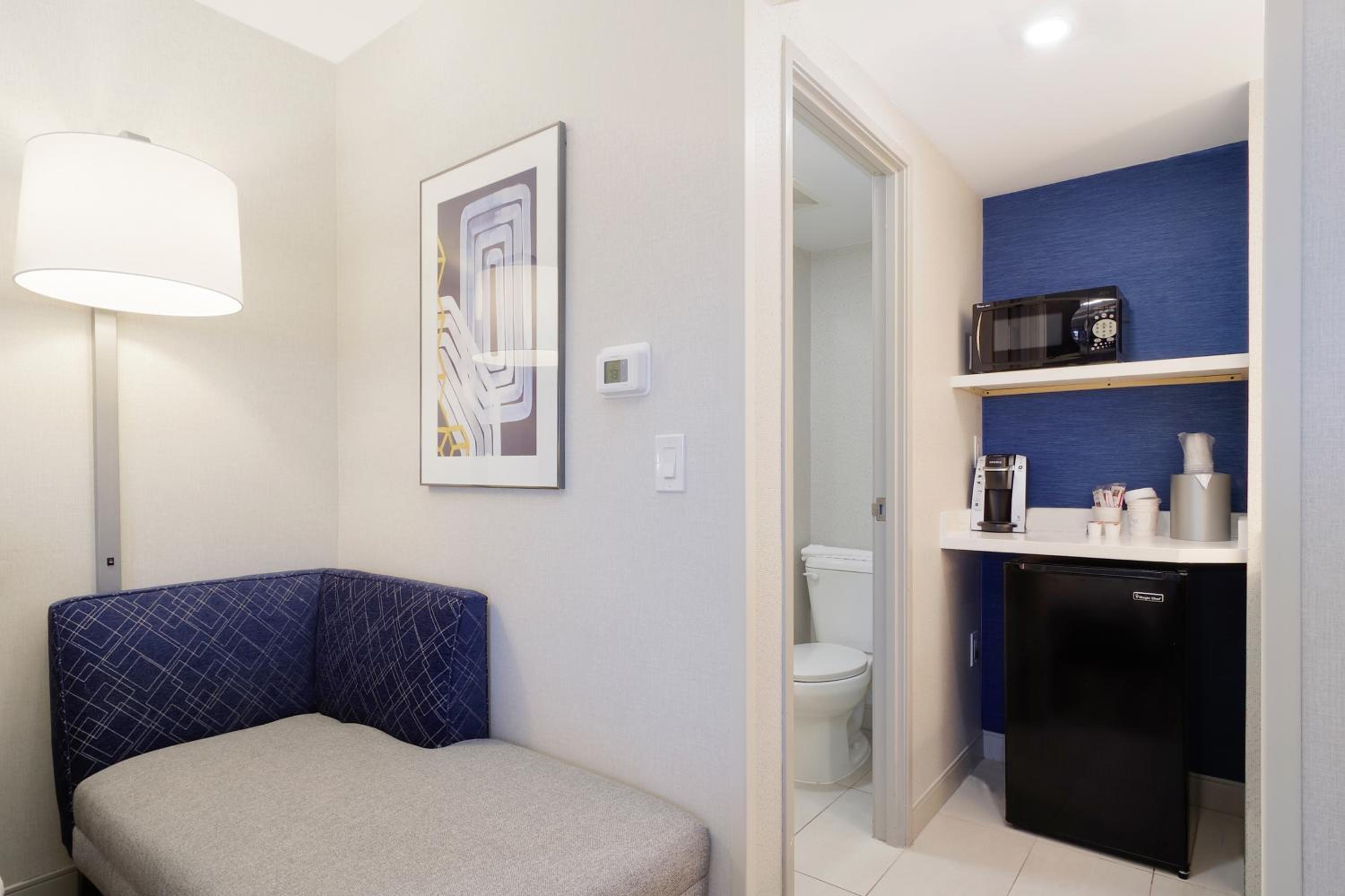 Holiday Inn Express & Suites Phoenix Tempe By IHG - Best stays in Tempe ...