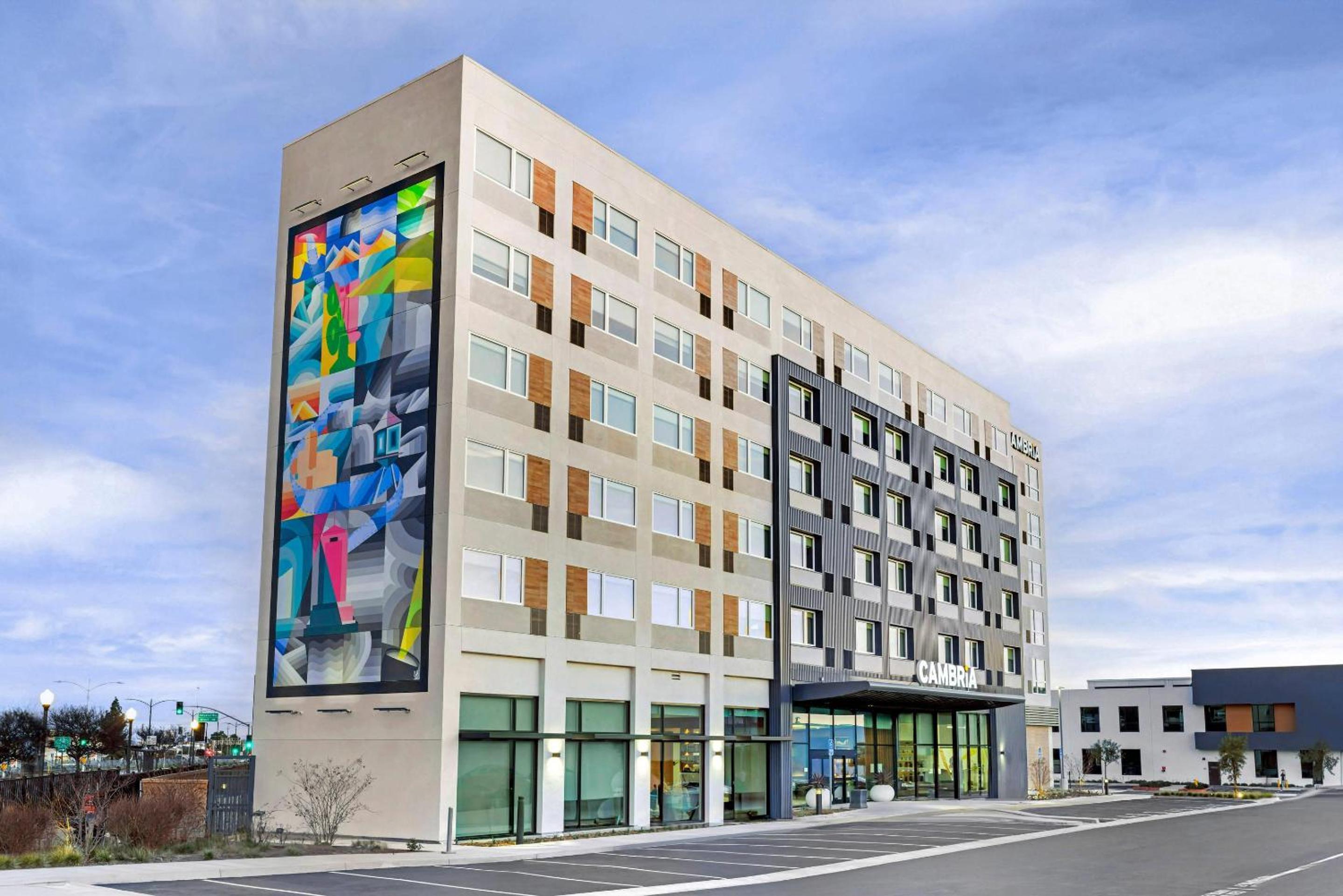 Cambria Hotel Burbank Airport - Best stays in Burbank, California ...
