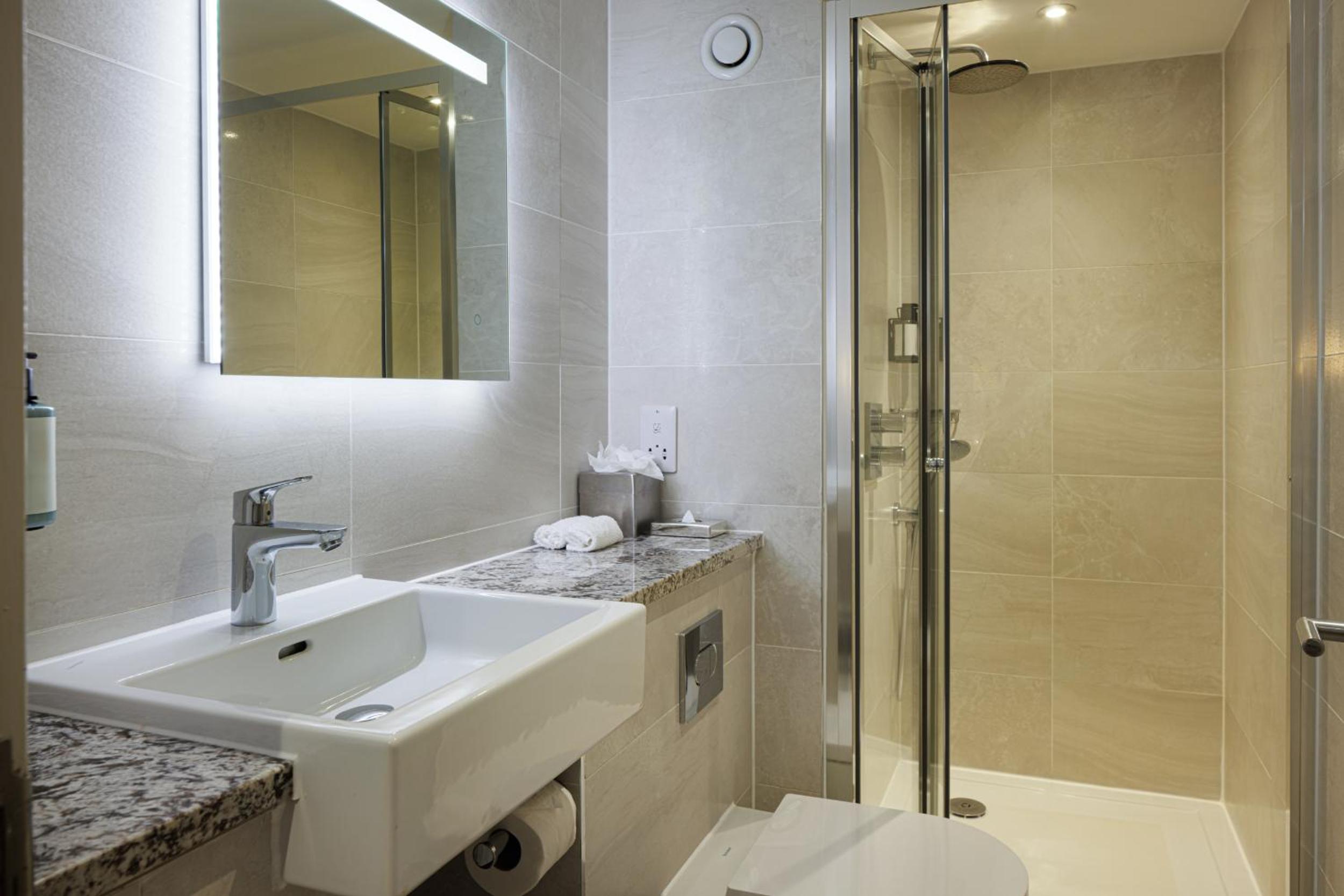 DoubleTree by Hilton Hotel London Excel - Best stays in East London ...