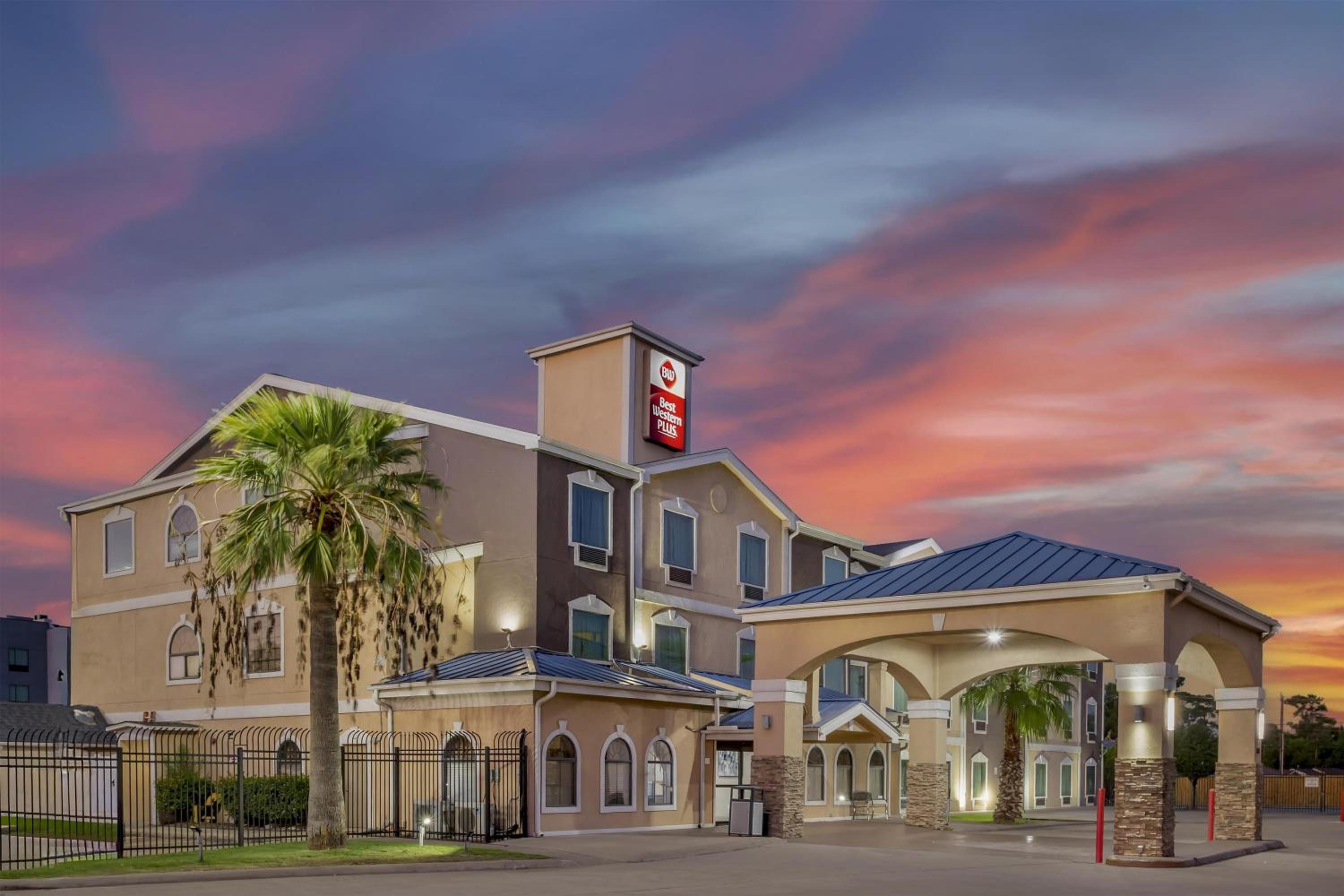 Best Western Plus Heritage Inn - Best stays in Houston, Texas - Skiplagged