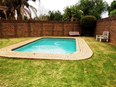 Farrarmere, Benoni, Exec, 1 Person, Erica's in City of Ekurhuleni ...