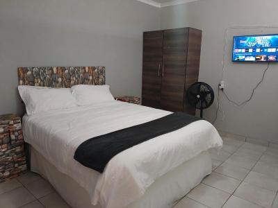 Elias Nefale Eco Estate, Mitxetweni. Reviews and photos