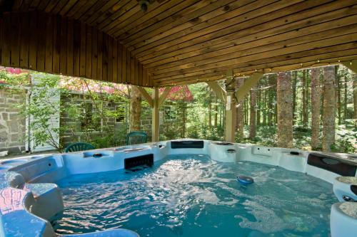 Camping Chalets Spas Pignons Rouges - Québec
