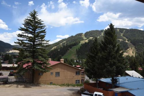 14 Best Places To Stay In Red River, NM - Updated 2023 | Trip101