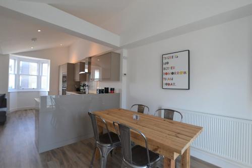 Kemp Town Sea View Balcony Apartment - Brighton Beach