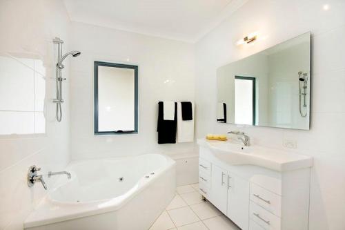 The Beach Townhouse - Hawks Nest