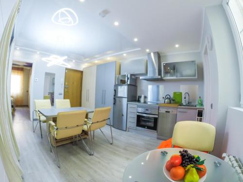 Camp Nou, Europa Fira - Modern Two-bedroom Apartment With Heating - L'Hospitalet de Llobregat