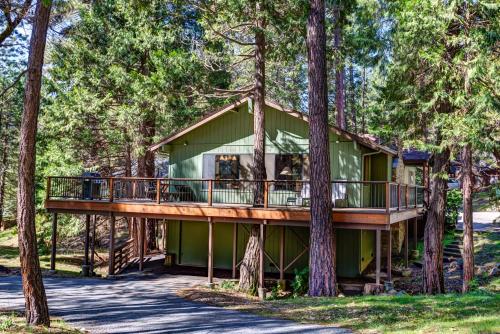 40 Coyles Cabin - Wawona, CA