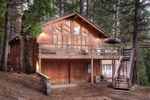 17b Tylers Timber Lodge - California